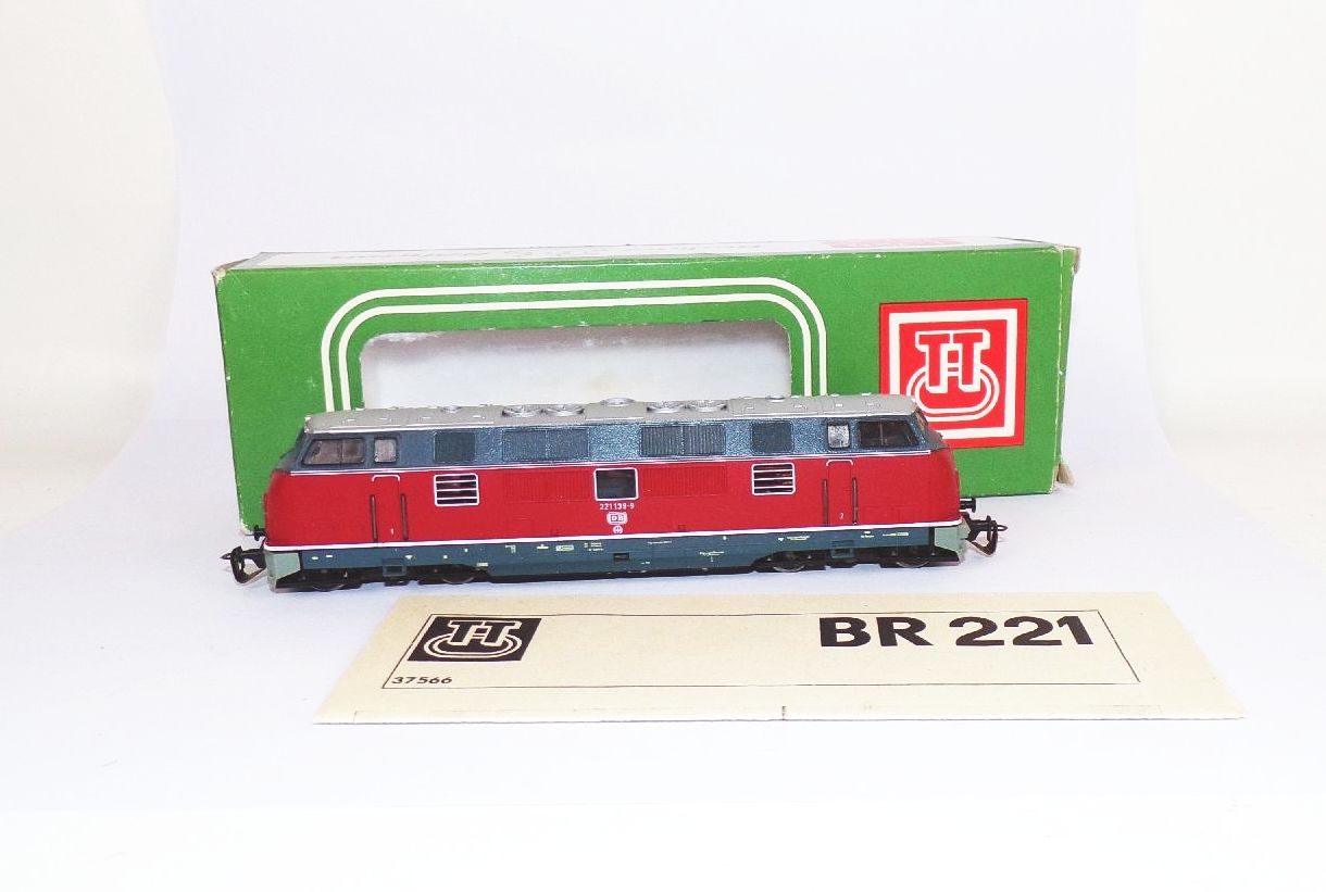 BTTB Diesellok BR221 mit Licht Spur TT mit Verpackung | 25282