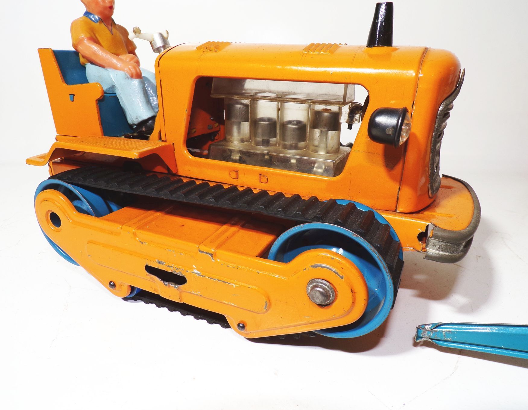 MSB Raupe Raupenschlepper mit Fahrer Orange DDR Spielzeug | 14670